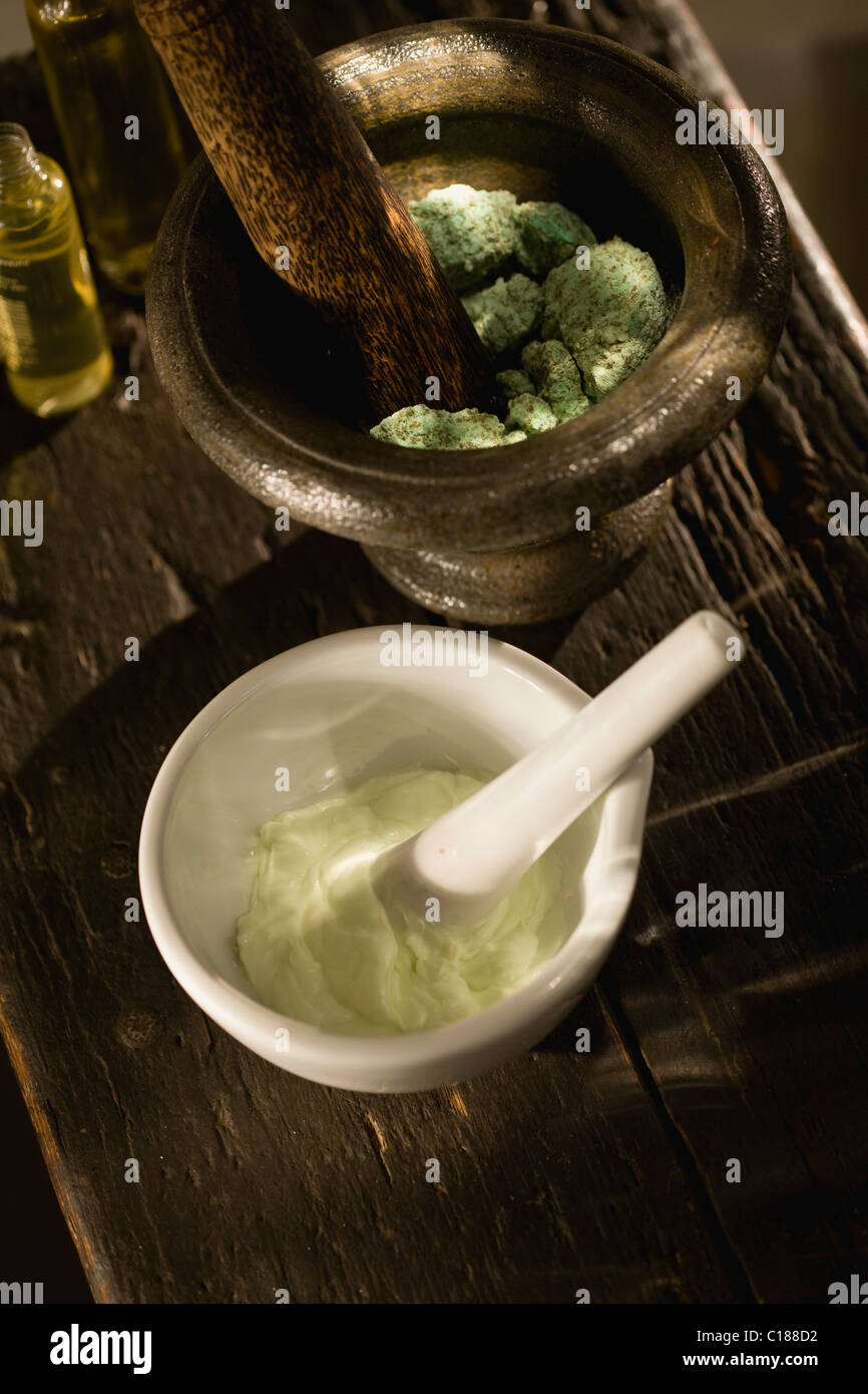 Body cream hi-res stock photography and images - Alamy