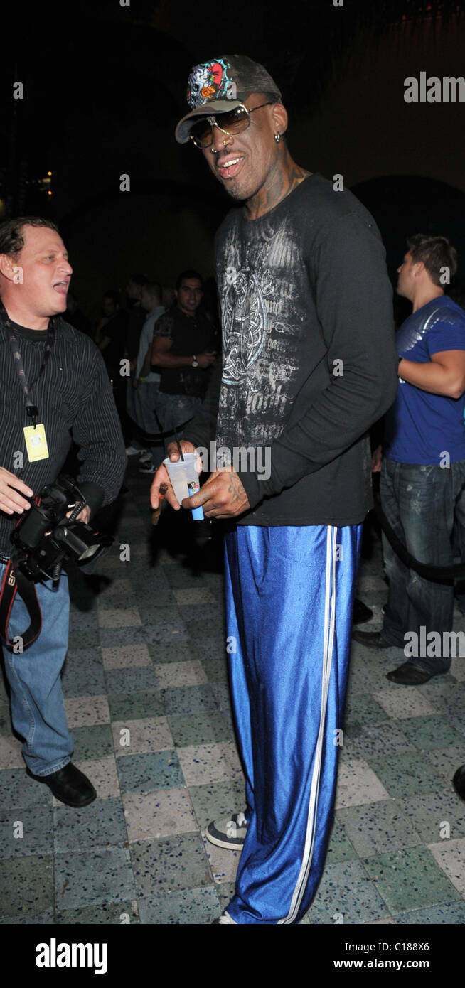 **Dennis Rodman turns up to the same event as his ex-wife Carmen ...