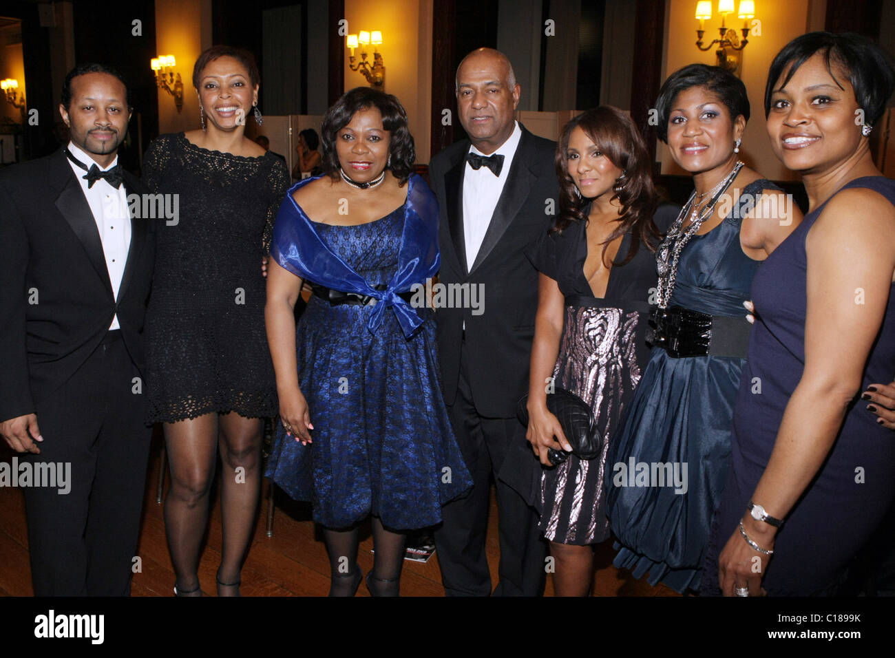 Kyle Donavan, Lisa Walker, Sybil Chester, Noel Hankin, Marvet Britto ...