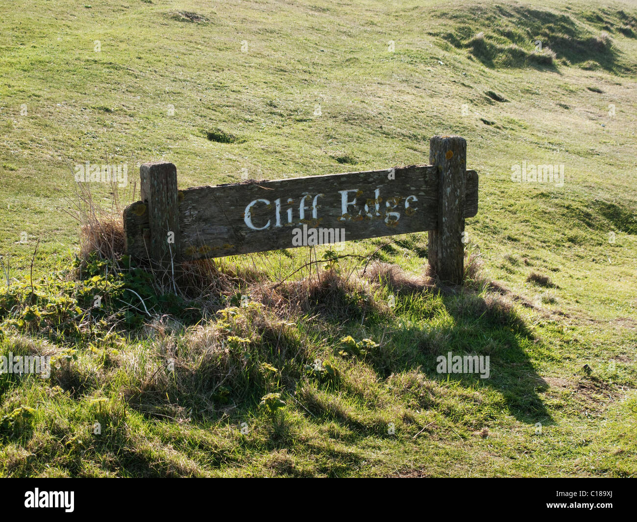 Cliff edge sign beachy head hi-res stock photography and images - Alamy