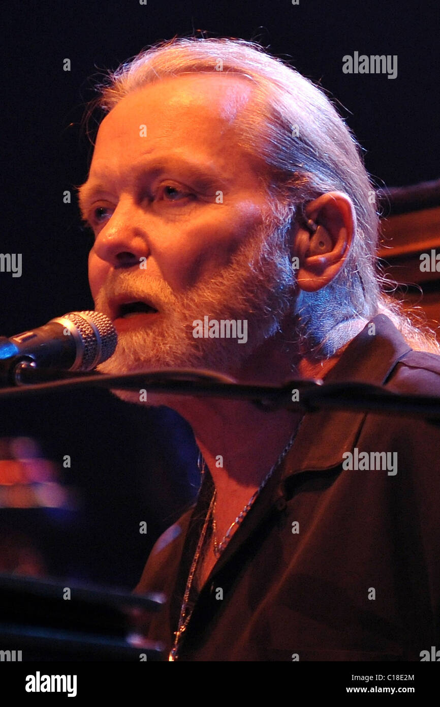 Allman brothers band in concert hi-res stock photography and images - Alamy