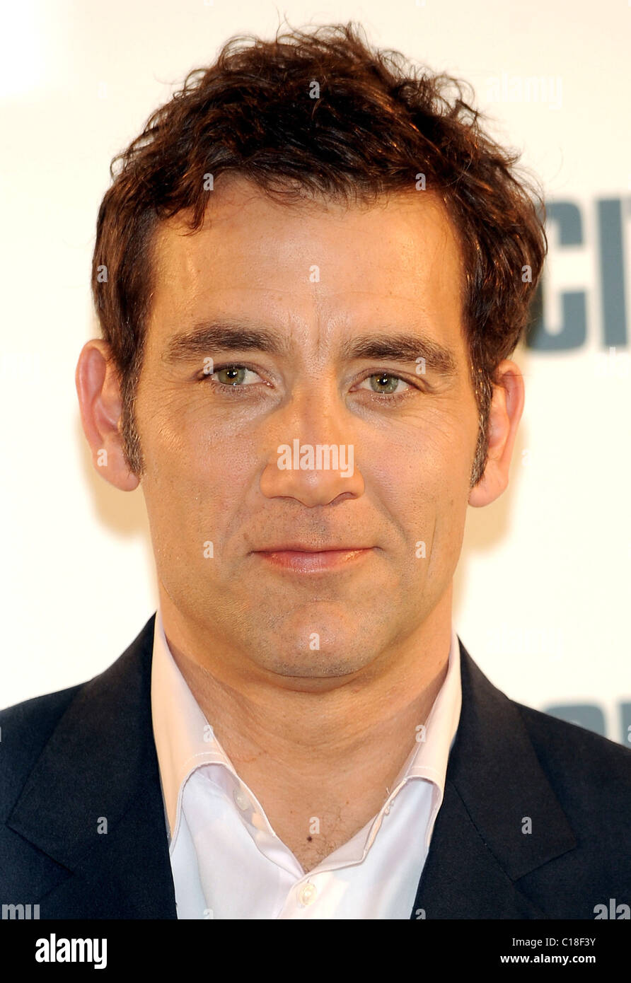 Clive Owen Attends a photo-call for his new film 'Duplicity' held at ...