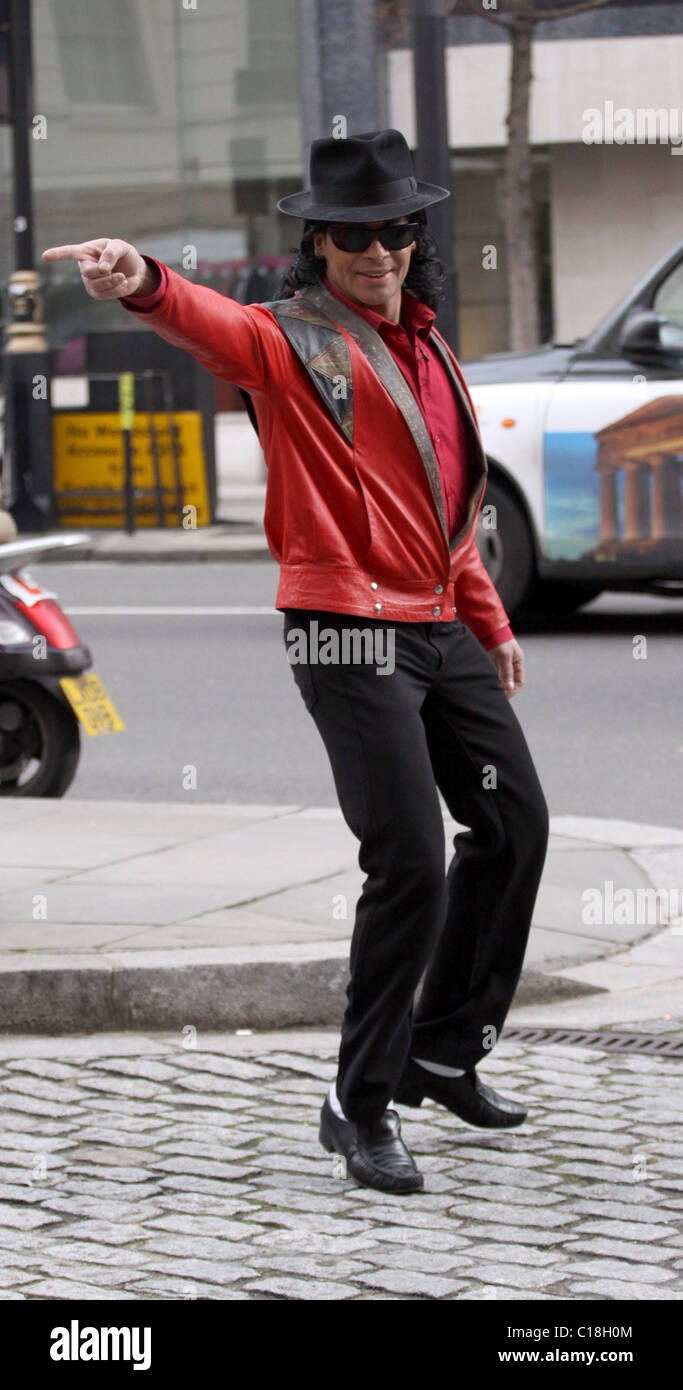 Michael Jackson Outside Hotel High Resolution Stock Photography and ...