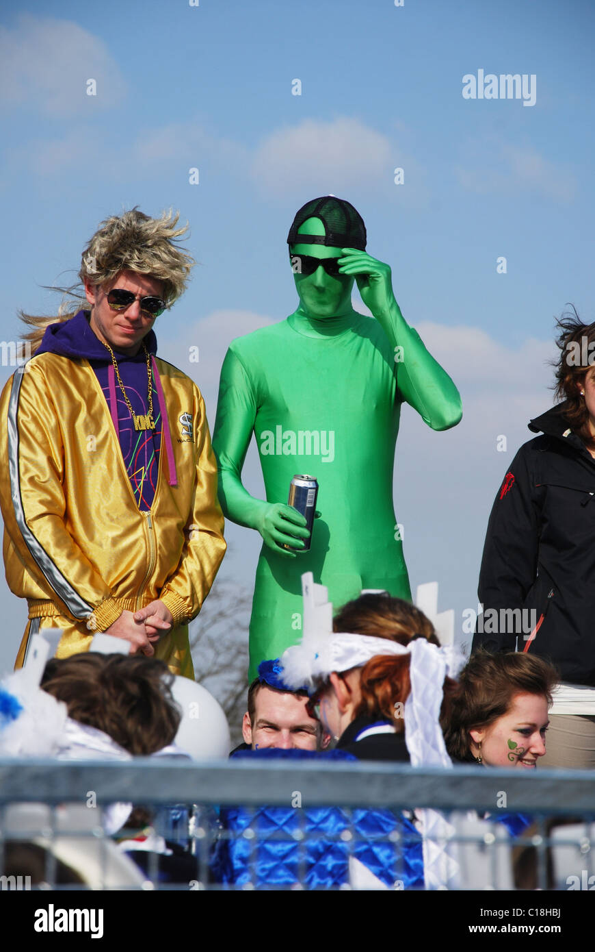 Carnival crowd hi-res stock photography and images - Alamy