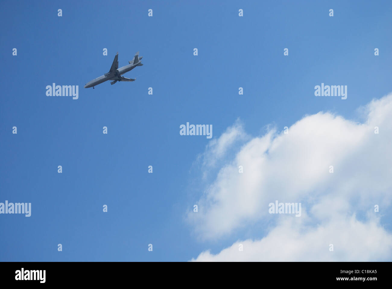 airplane in flight Stock Photo - Alamy