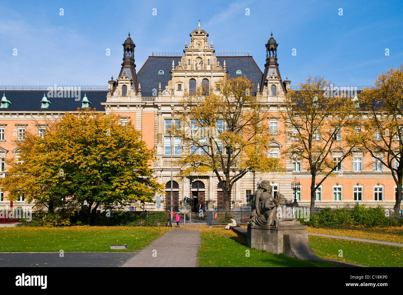 Justice courts building hi-res stock photography and images - Alamy