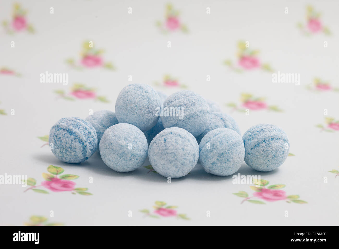 Raspberry sweets hi-res stock photography and images - Alamy