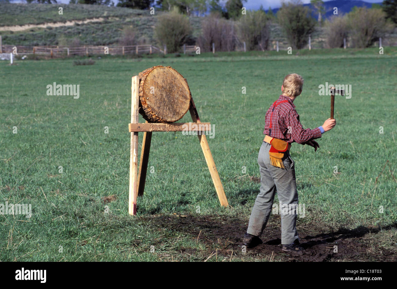 Tomahawk throwing hi-res stock photography and images - Alamy