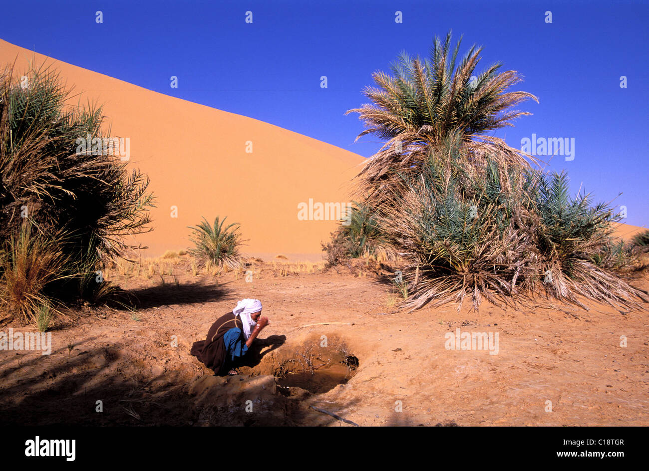 Libya, region of the desert, the Fezzan (Sahara), Tuareg at the edge of ...