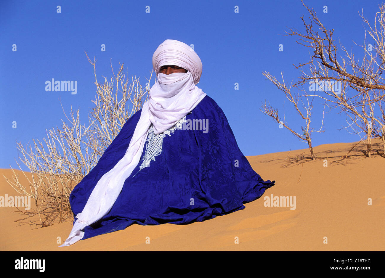 Libya, region of the desert, the Fezzan (Sahara), Tuareg in traditional ...
