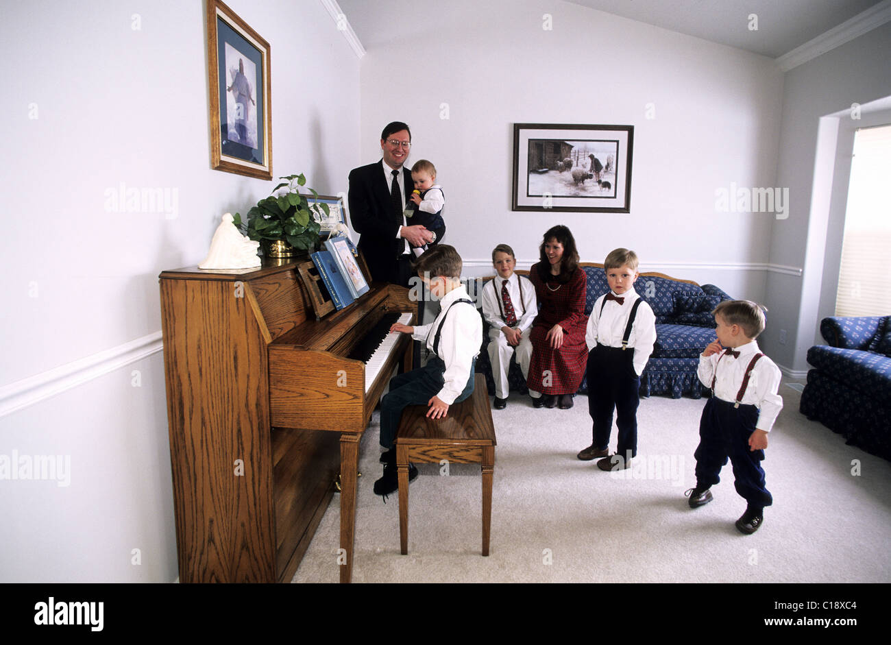 Mormon family portrait hi-res stock photography and images - Alamy