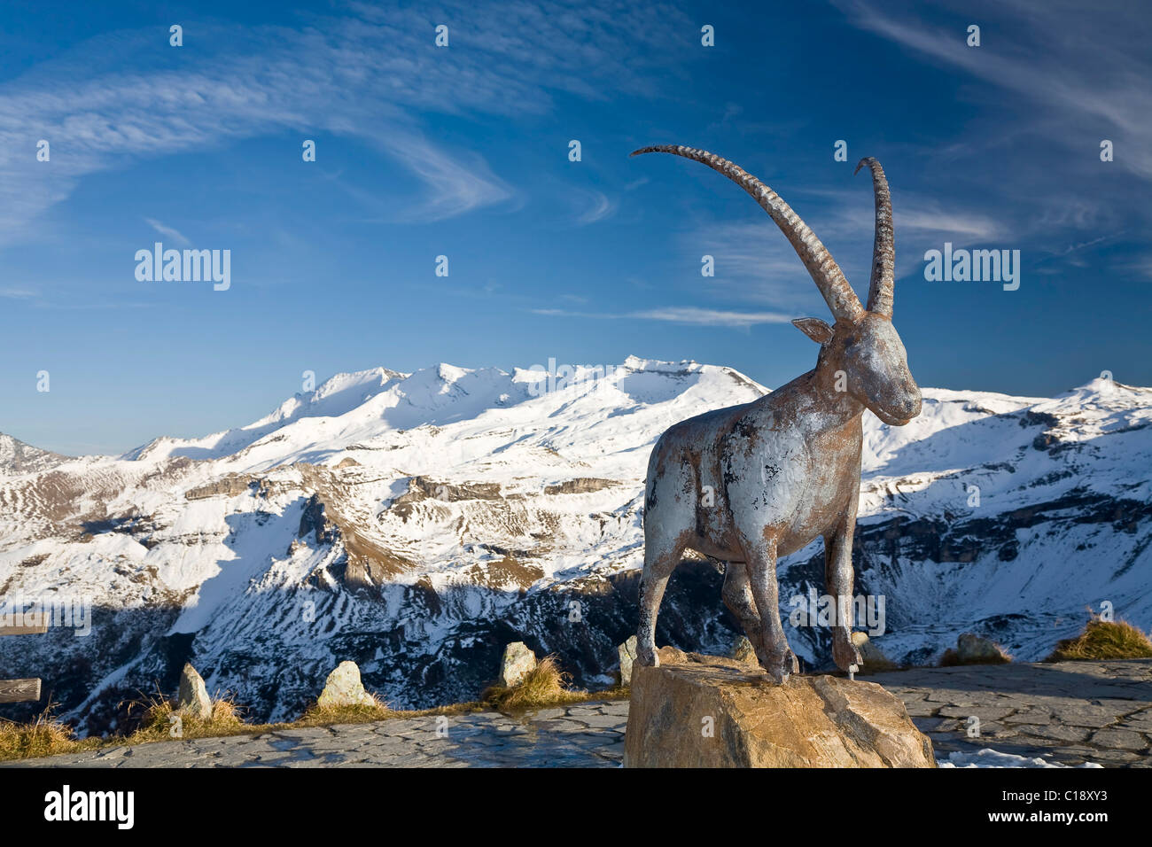 Ibex statue hi-res stock photography and images - Alamy