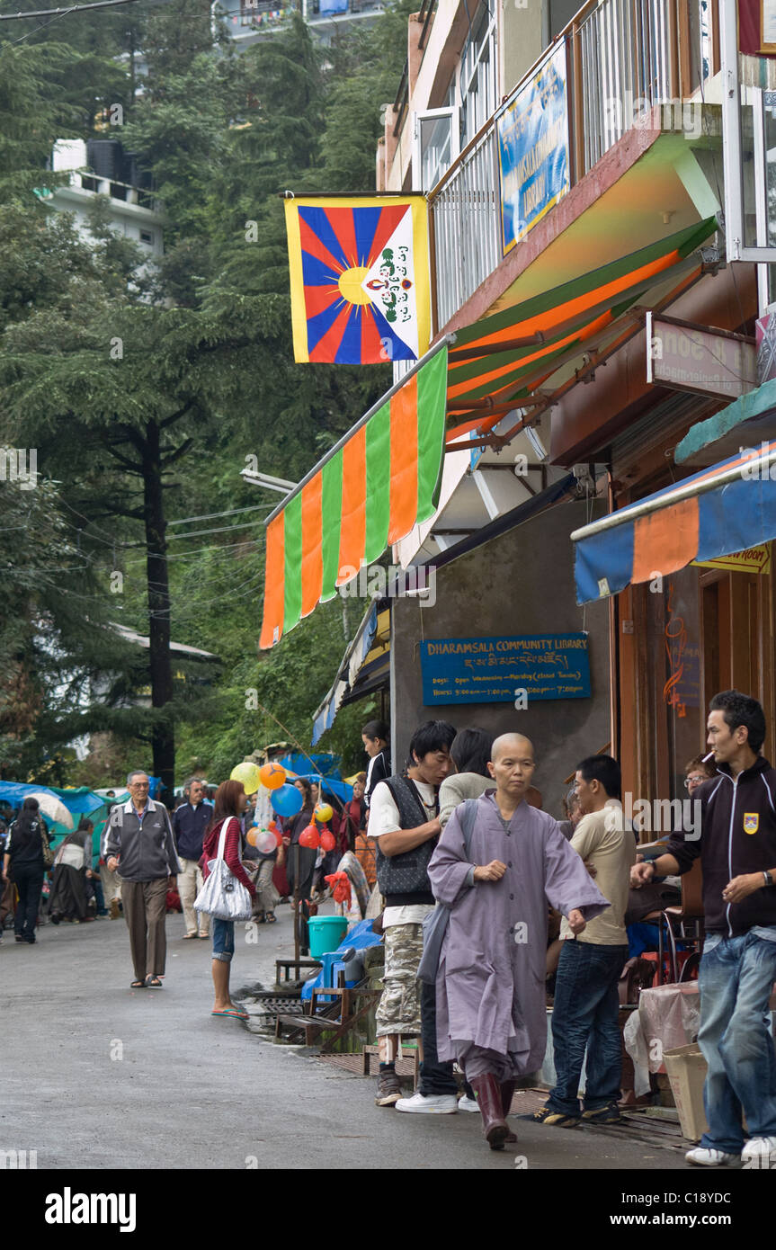 Indian street scene hi-res stock photography and images - Alamy
