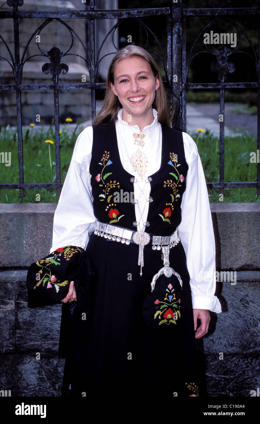 Bergen norway traditional costume hi-res stock photography and images ...