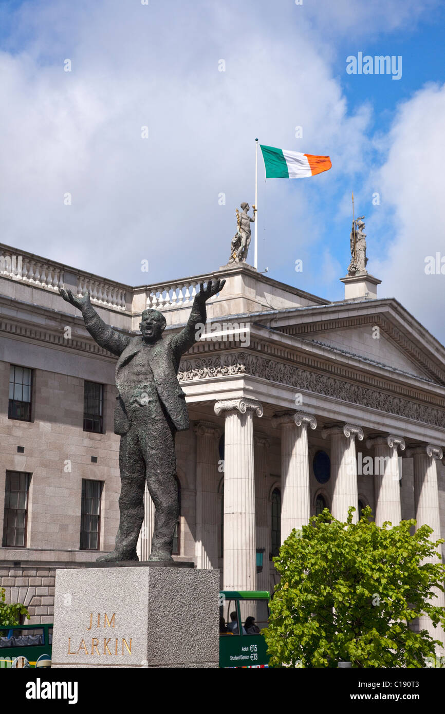 Jim larkin monument hi-res stock photography and images - Alamy