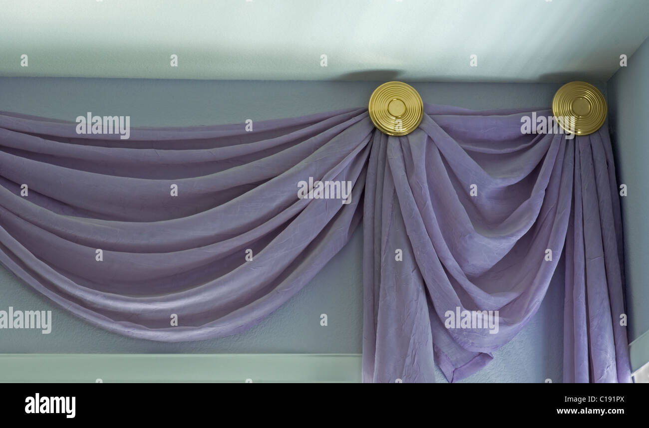 Valance window treatment hi-res stock photography and images - Alamy