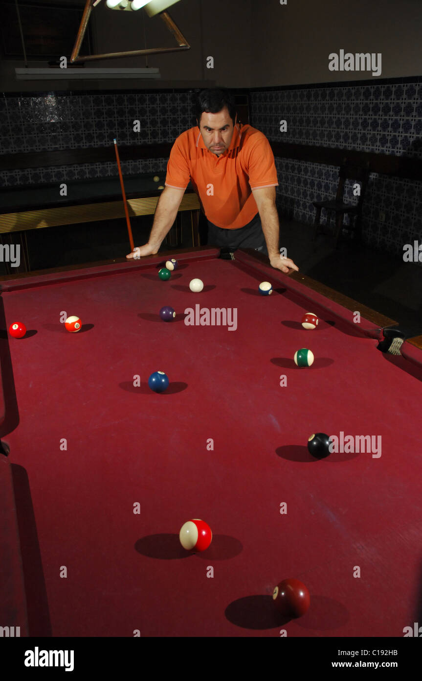 Snooker player hi-res stock photography and images - Alamy