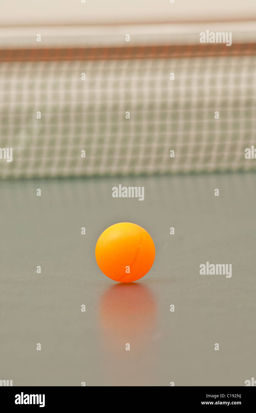 Portrait foto of table tennis ball on tennis table Stock Photo - Alamy