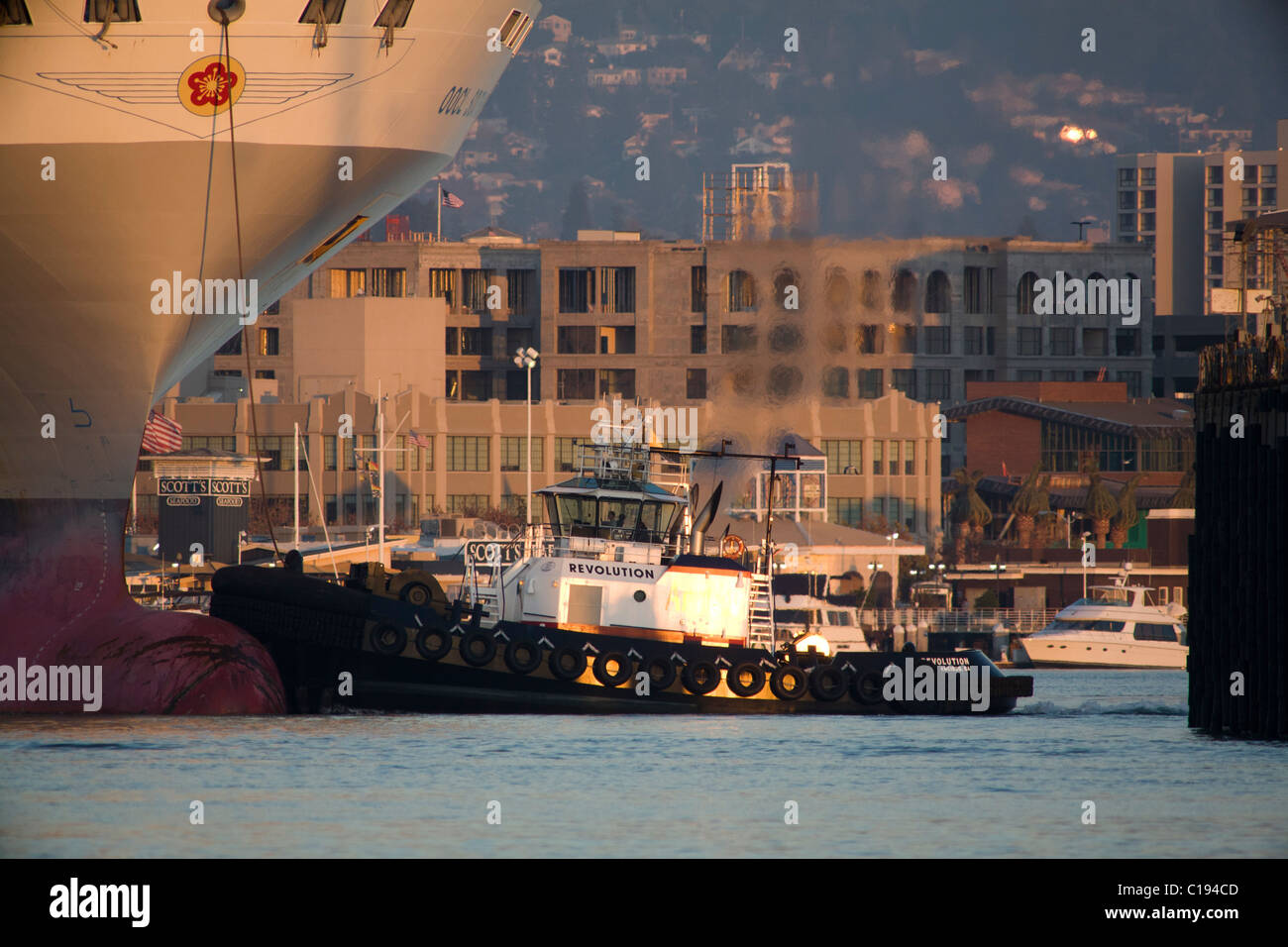 Revolution Tug (Amnav Stock Photo - Alamy