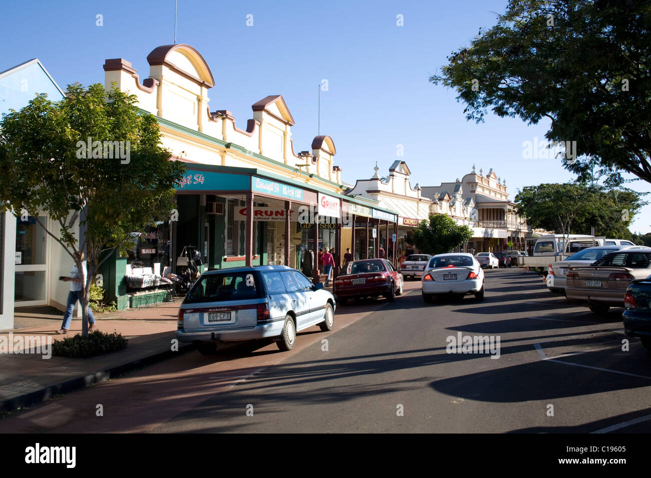 Small town street view hi-res stock photography and images - Alamy