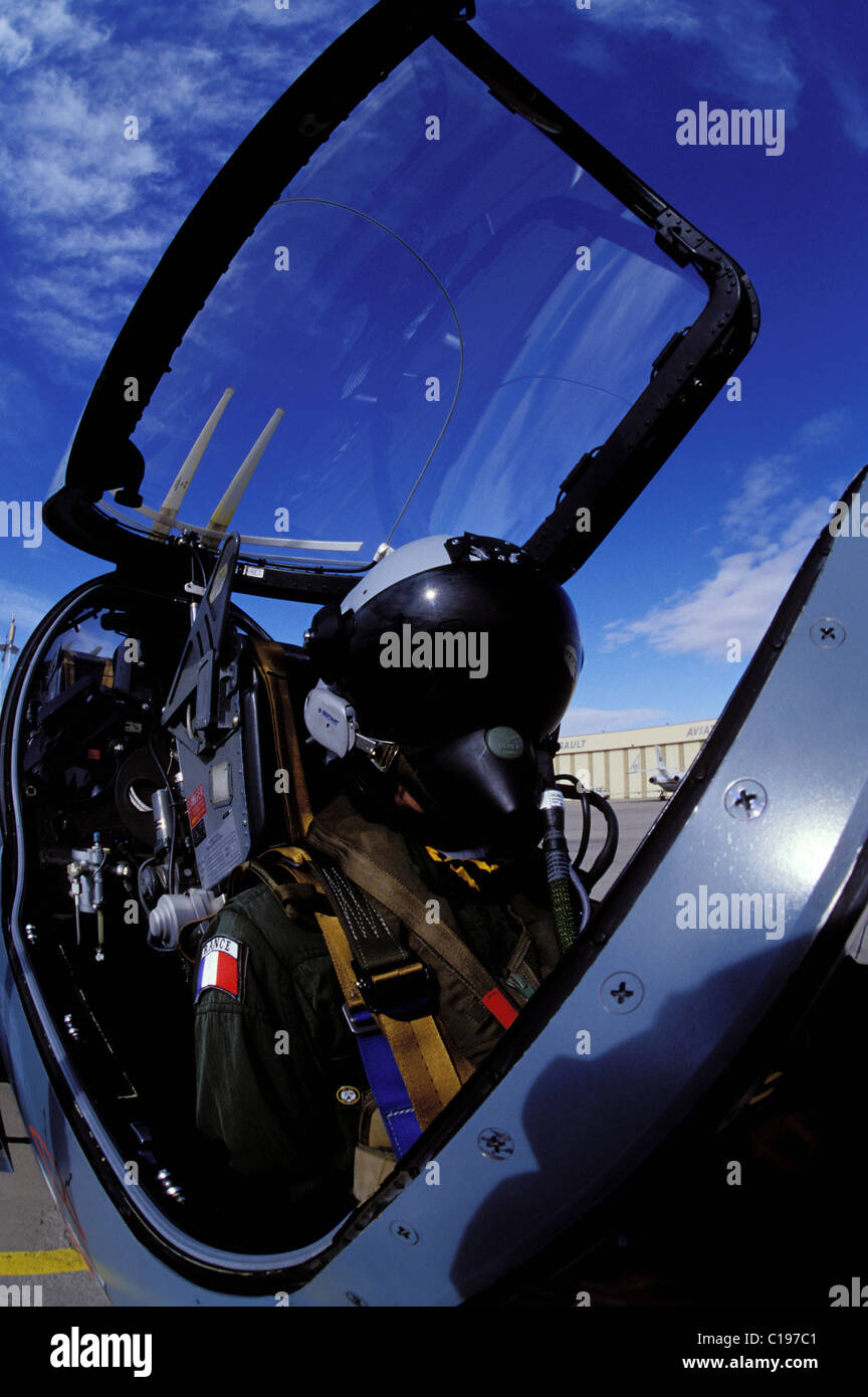 France Bouches du Rhone test pilots new fight helmet topsight® extand ...