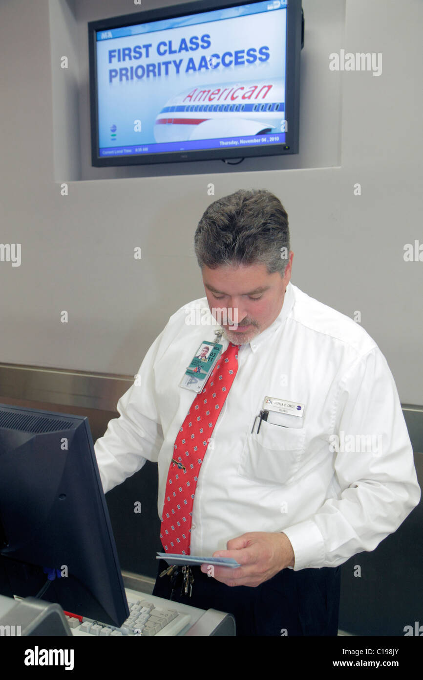 American Airlines Ticket Counter High Resolution Stock Photography and ...
