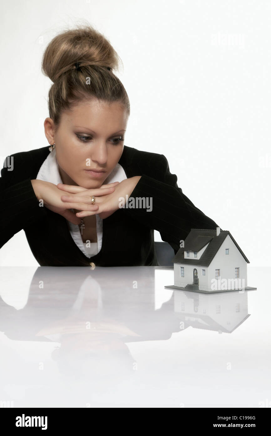 Cottage house model hi-res stock photography and images - Alamy