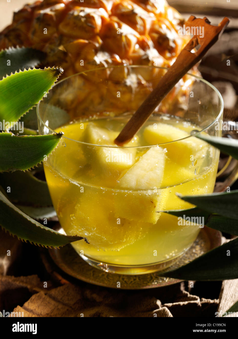 Pineapple punch bowl hi-res stock photography and images - Alamy