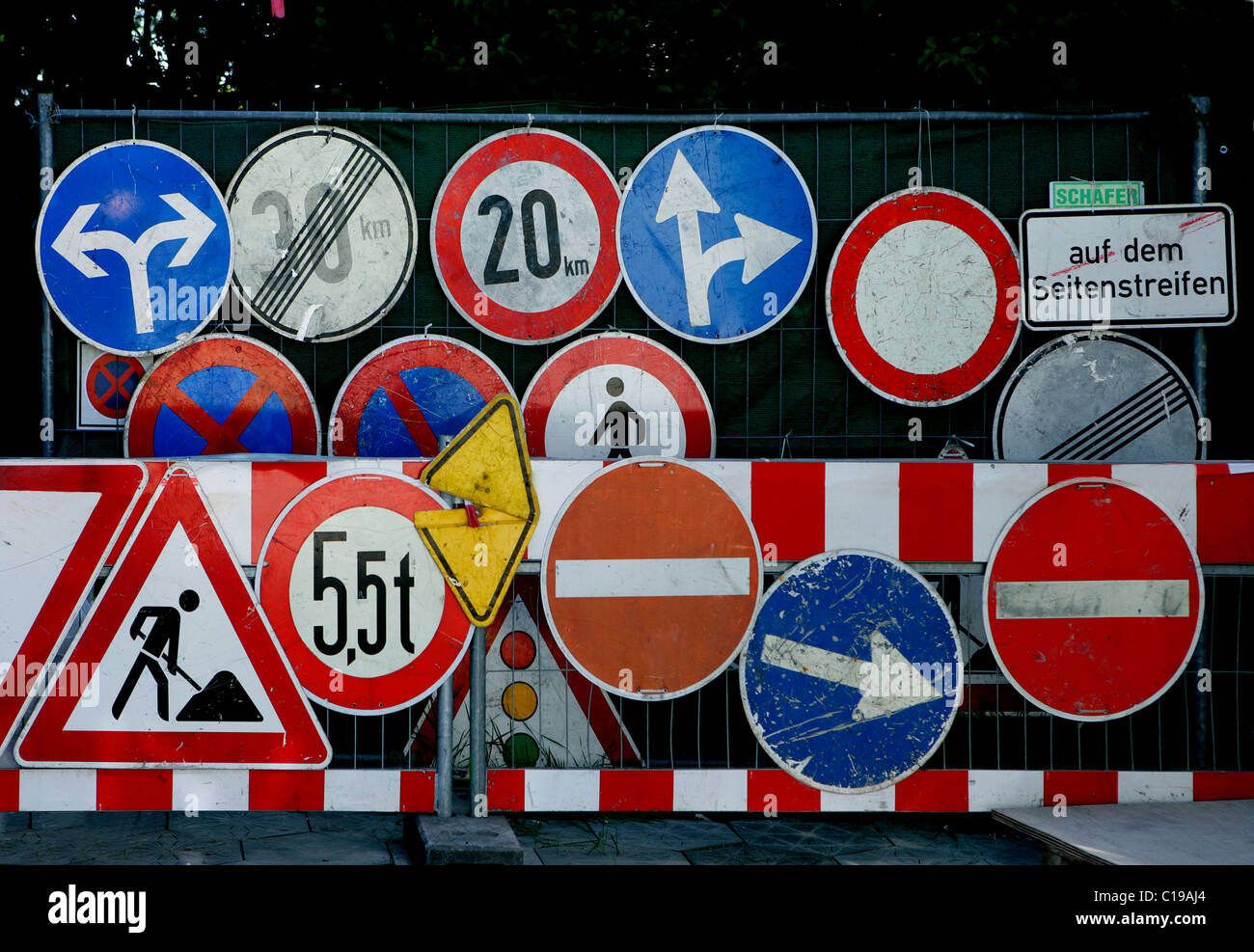 Different traffic signs, in use in Germany Stock Photo - Alamy