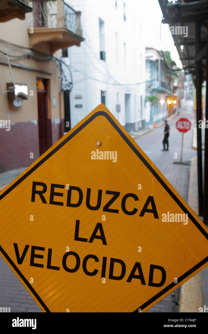 Bilingual Traffic Sign High Resolution Stock Photography and Images - Alamy
