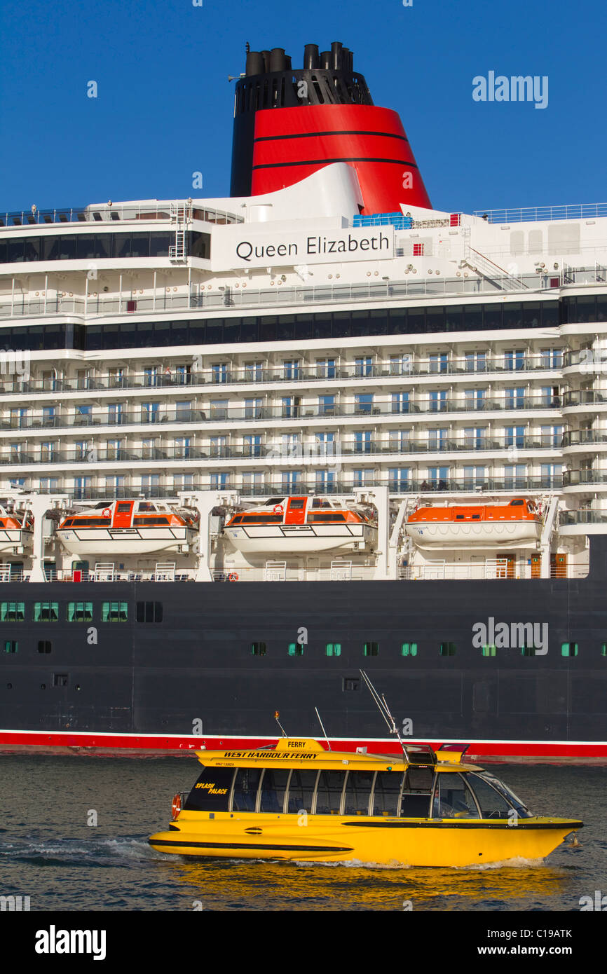 Queen elizabeth lifeboats hi-res stock photography and images - Alamy