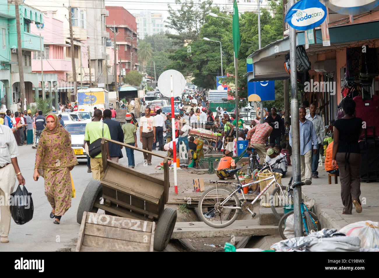 Street scene Arusha, Tanzania Stock Photo - Alamy