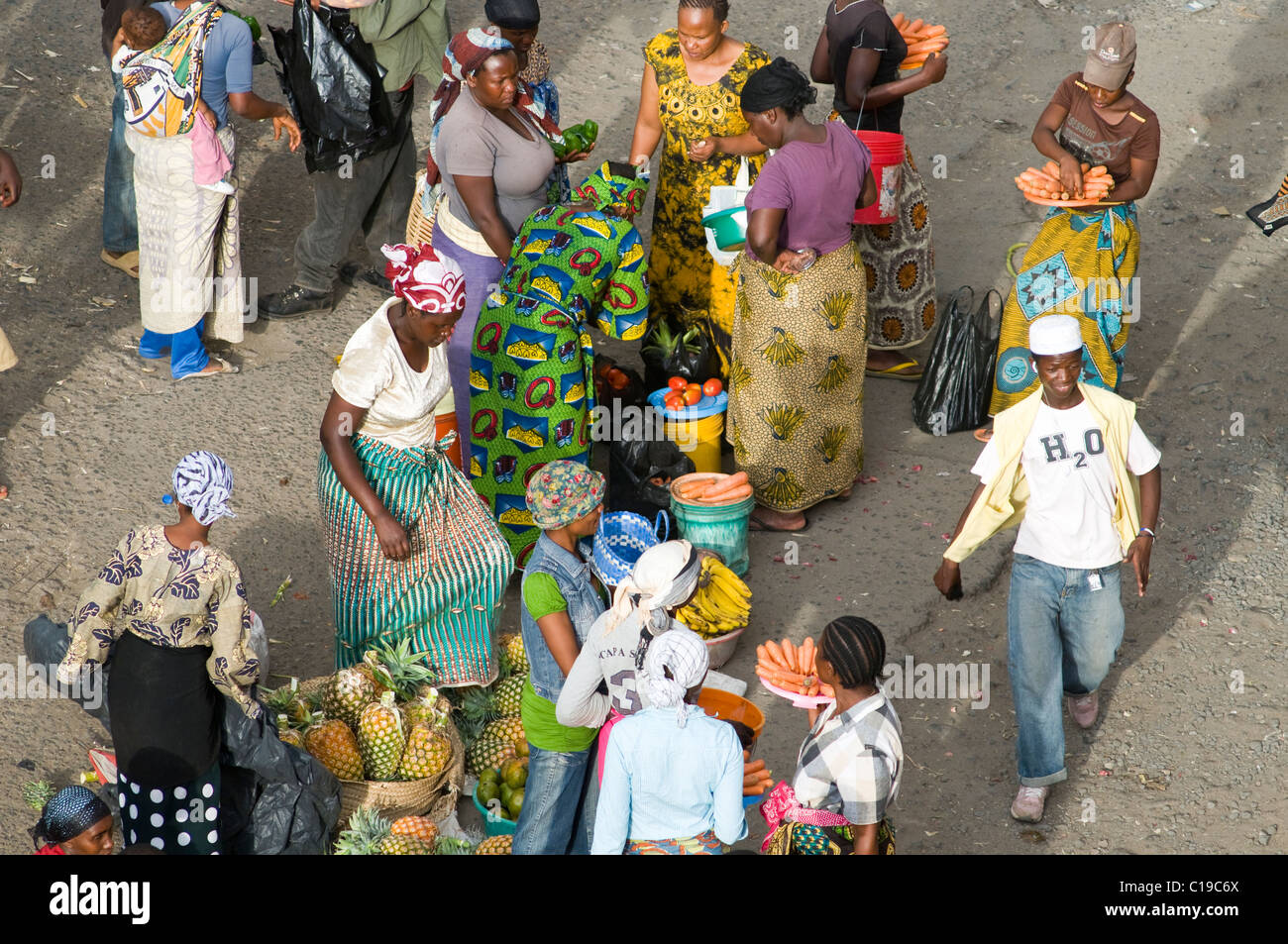 Central tanzania market hi-res stock photography and images - Alamy