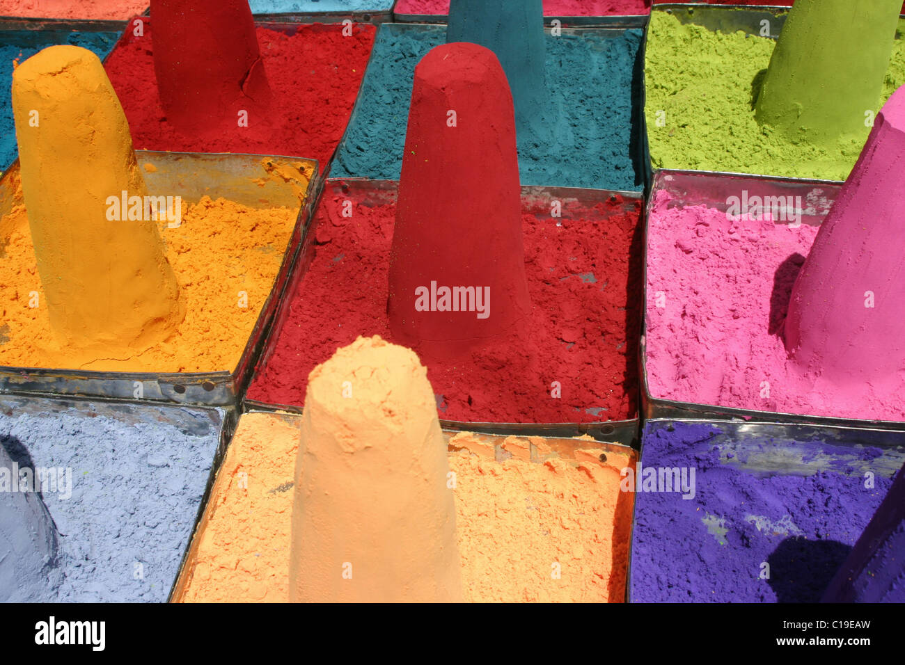 Powder color for sale in the Indian holy town Pushkar Stock Photo - Alamy