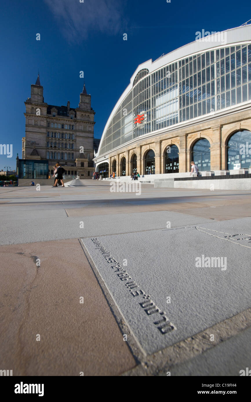 Lime Street Station and gateway, Liverpool city centre, Merseyside, UK ...