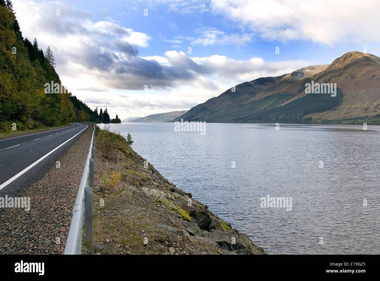 Loch lochy blue sky hi-res stock photography and images - Alamy