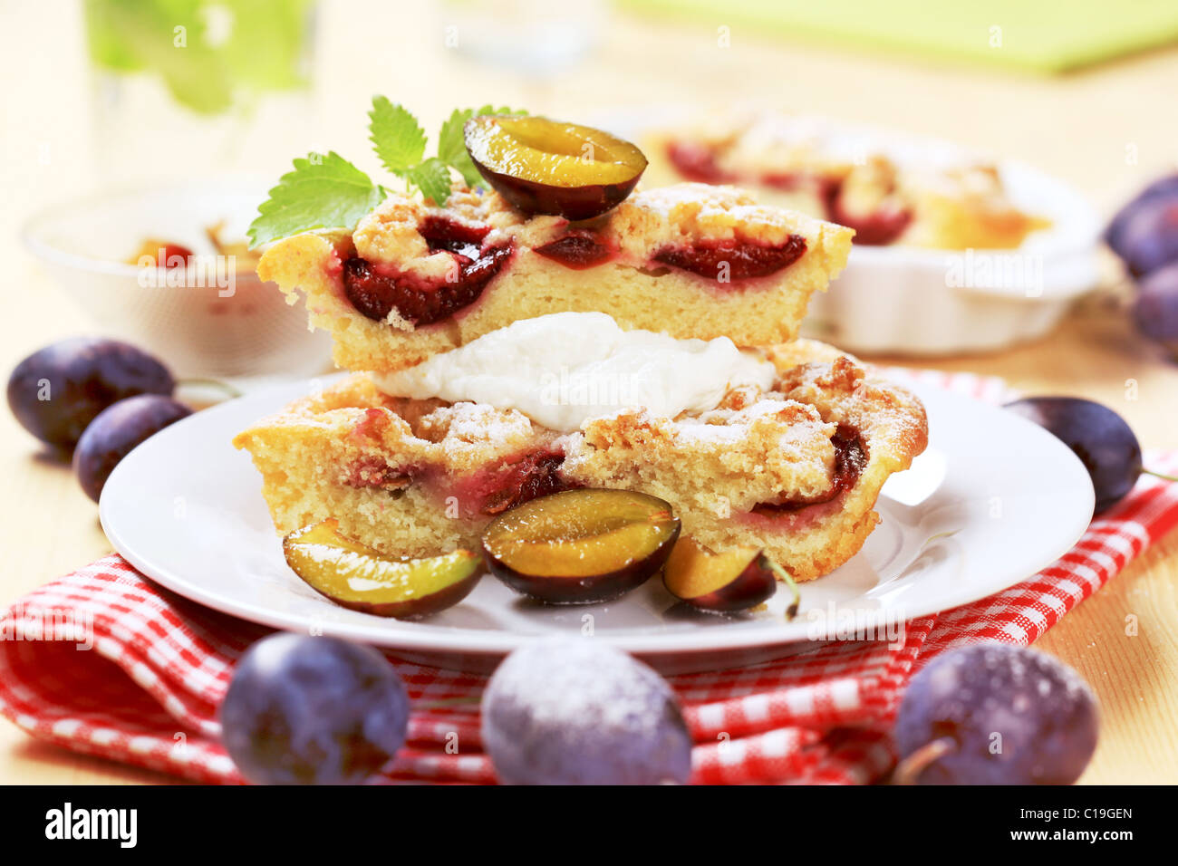 Plum cheese cake hi-res stock photography and images - Alamy