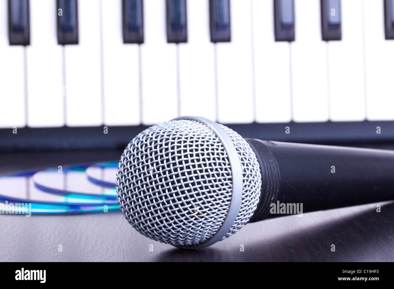 Single discs hi-res stock photography and images - Alamy