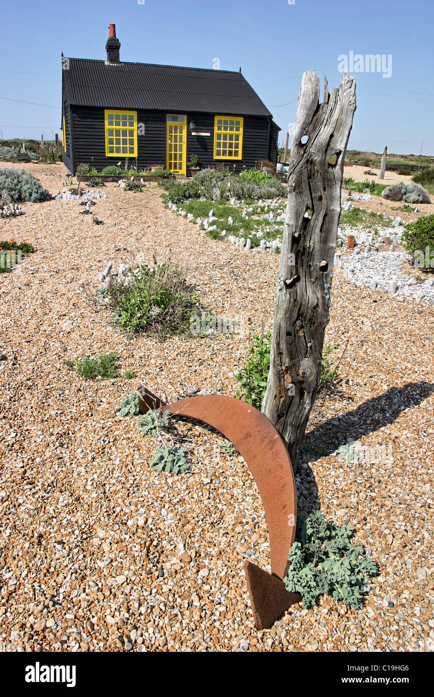 Prospect Cottage Dungeness with its unique shingle garden created by ...