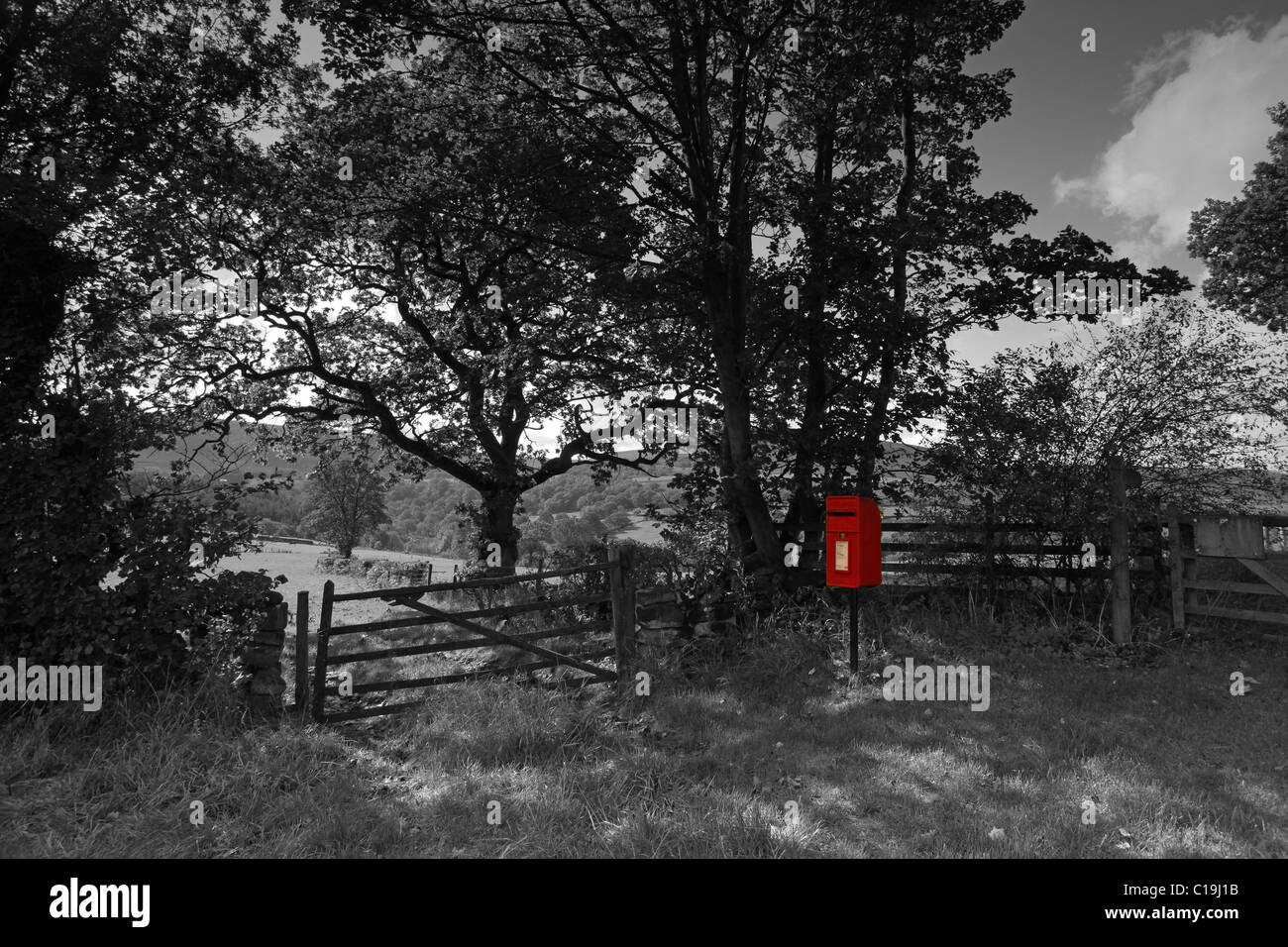 Gate post box hi-res stock photography and images - Alamy