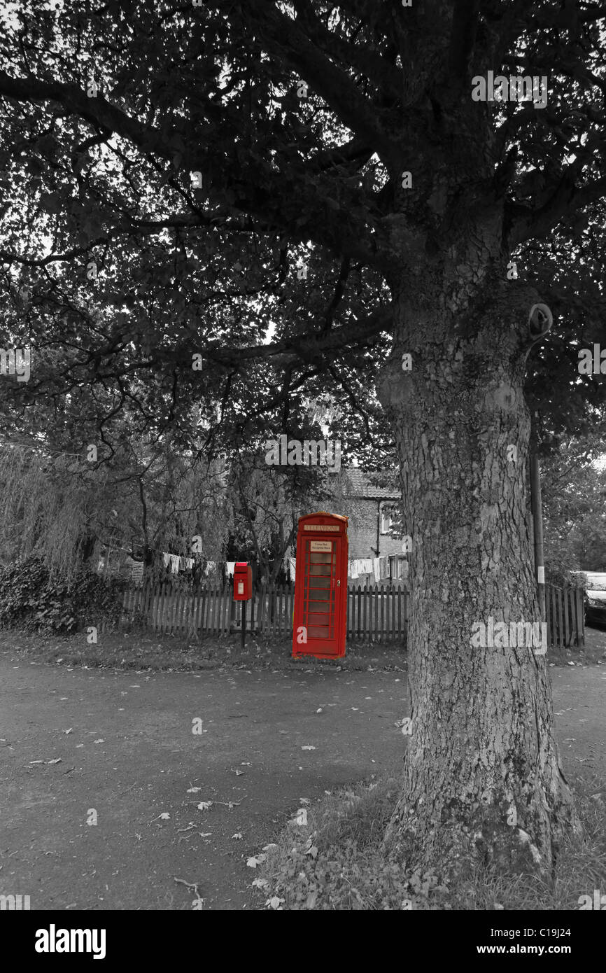 White telephone box hi-res stock photography and images - Alamy