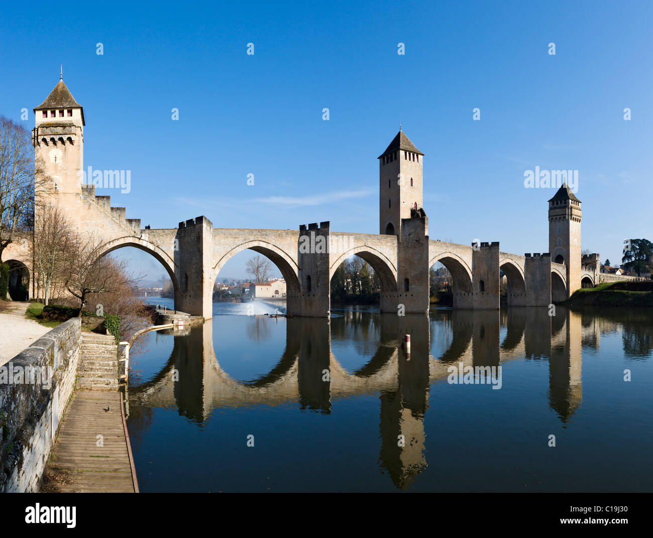 The medieval Pont Valentre over the River Lot, Cahors, The Lot, France ...