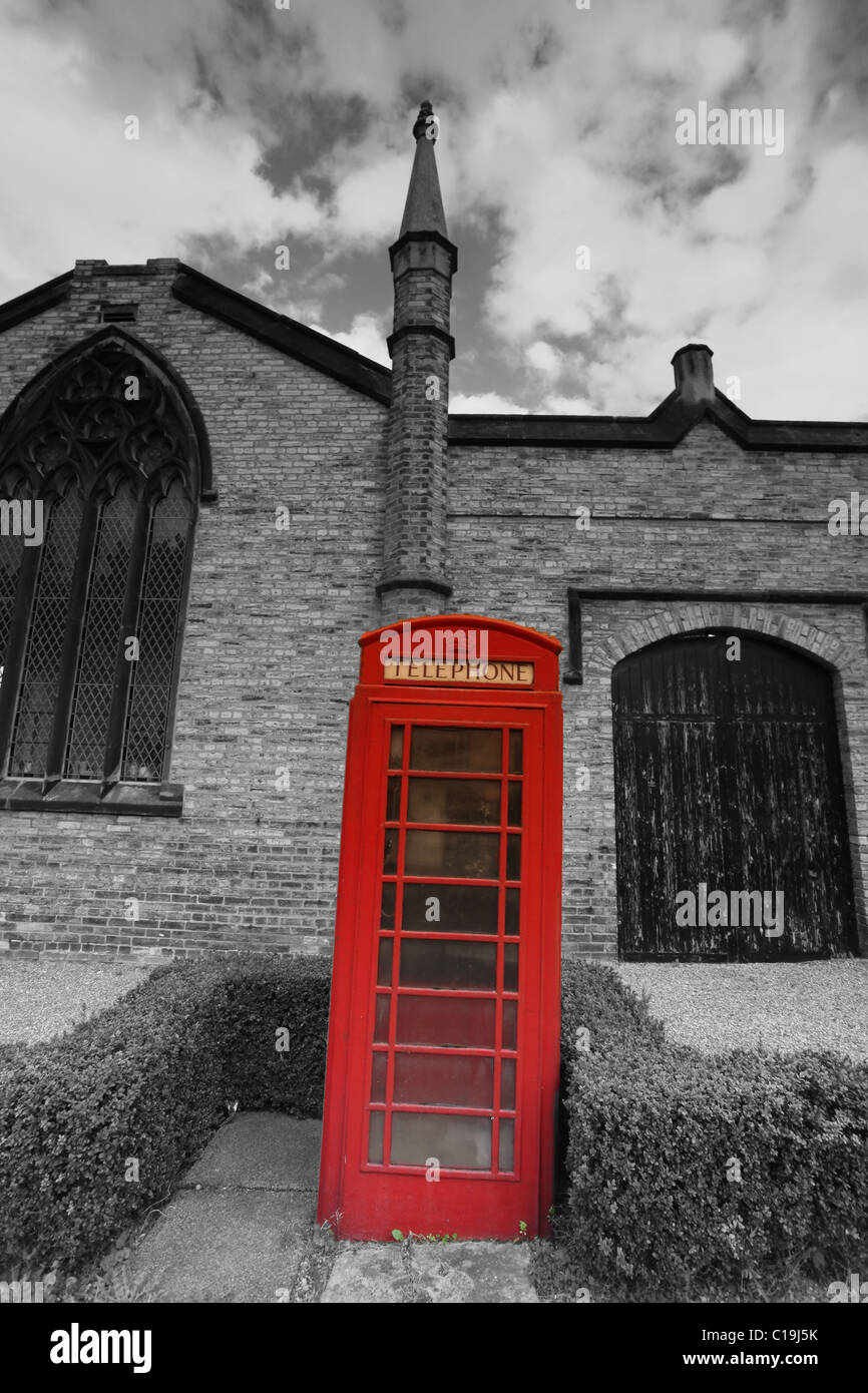 Black and white telephone box hi-res stock photography and images - Alamy