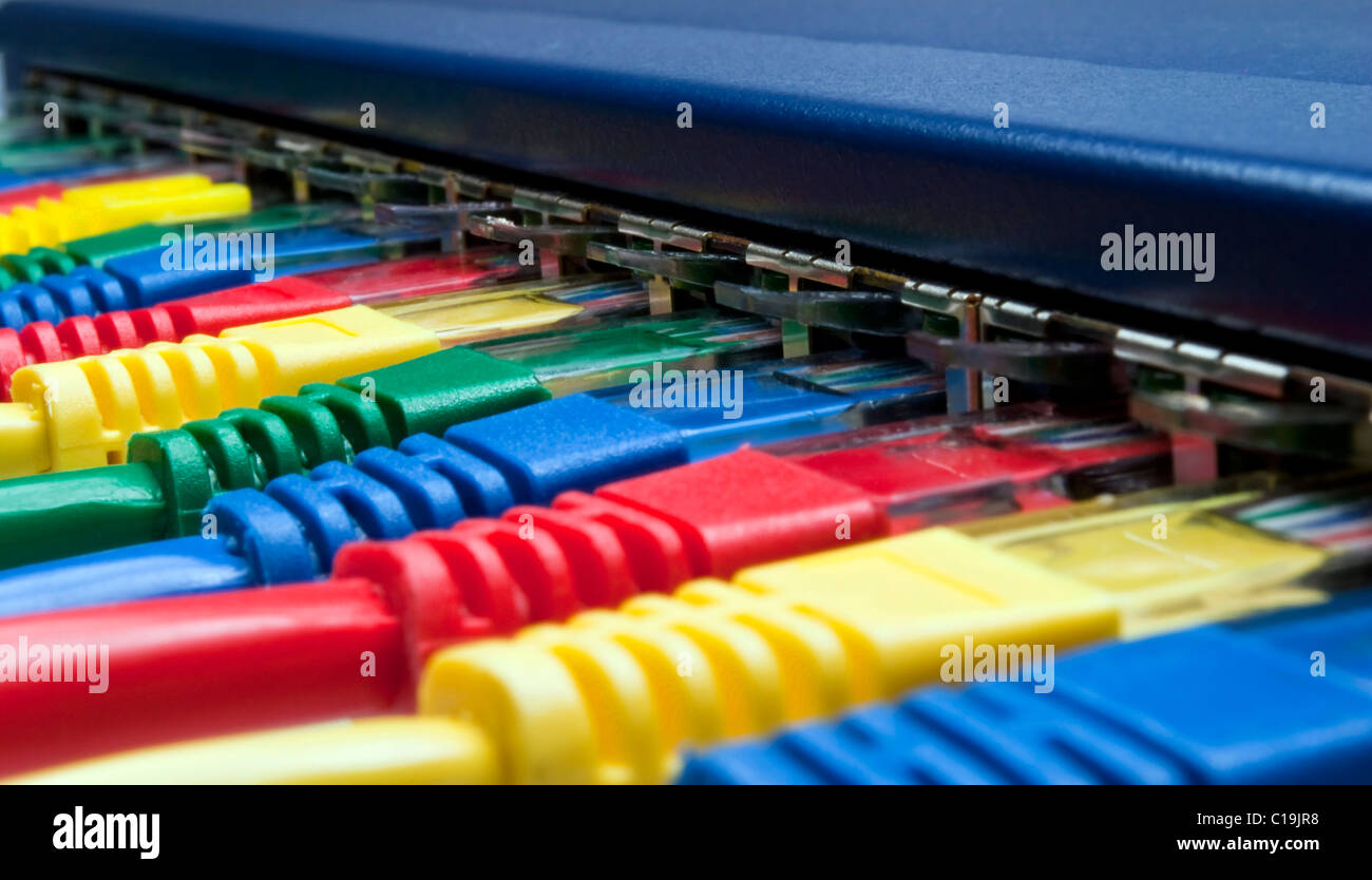 Computer network cabling hi-res stock photography and images - Alamy