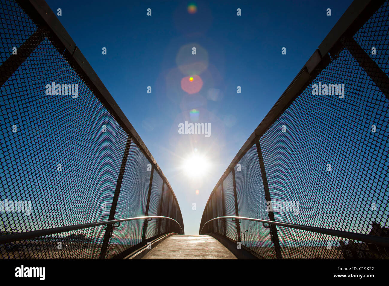 Walking Bridge over Pacific Coast Highway, Palisades Park, Santa Monica ...