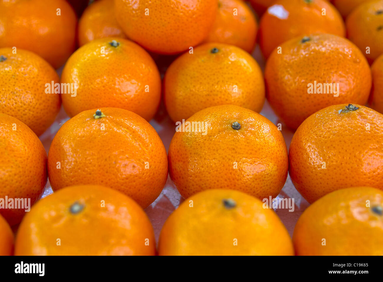 Fruit on display vendor hi-res stock photography and images - Alamy