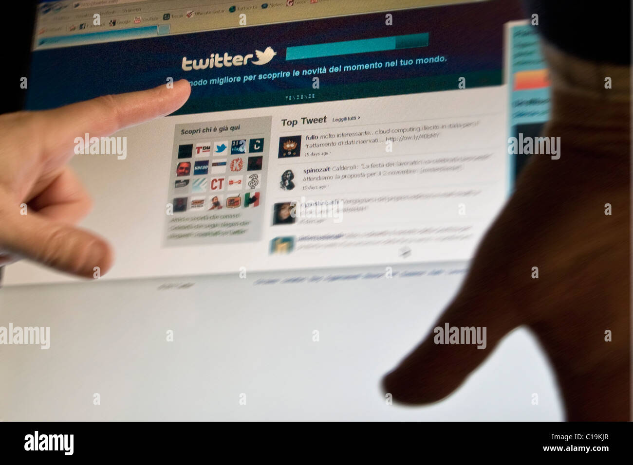 Twitter service hi-res stock photography and images - Alamy