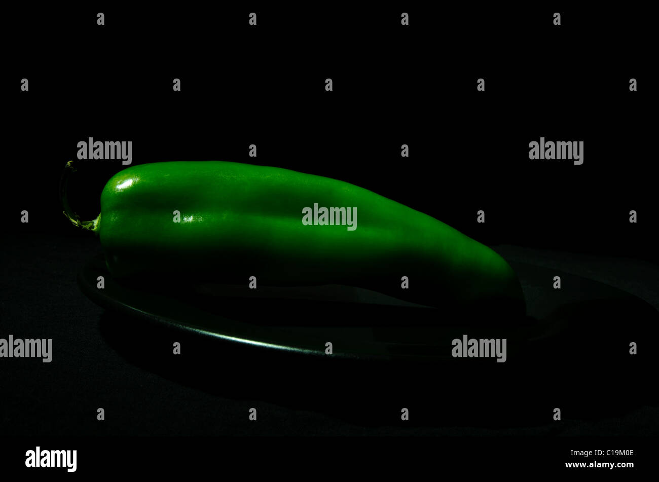 Single pepper hi-res stock photography and images - Alamy