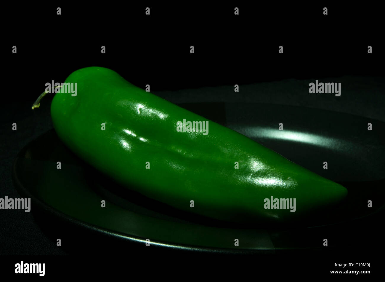 Single pepper hi-res stock photography and images - Alamy