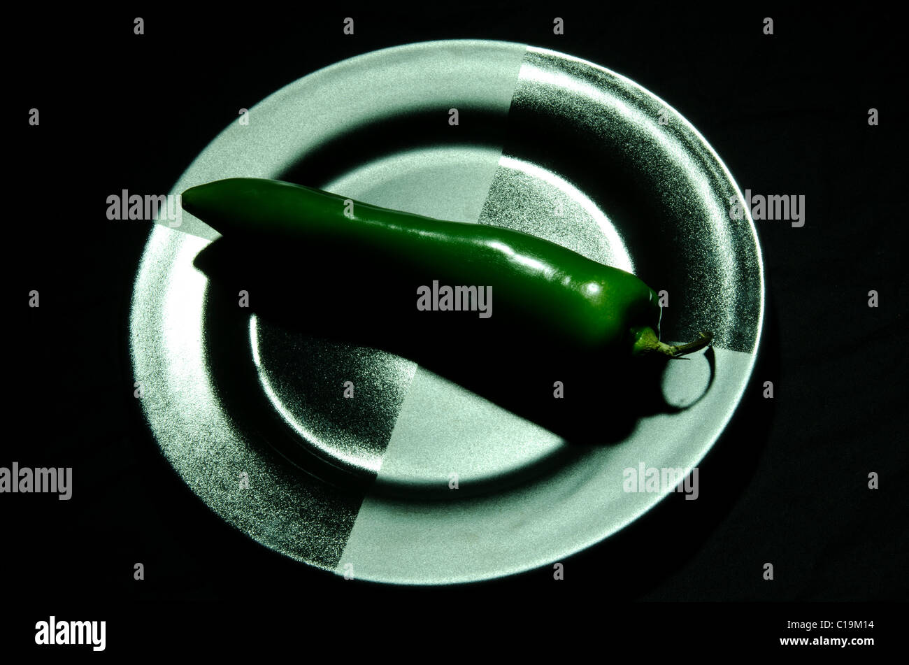 Single pepper hi-res stock photography and images - Alamy